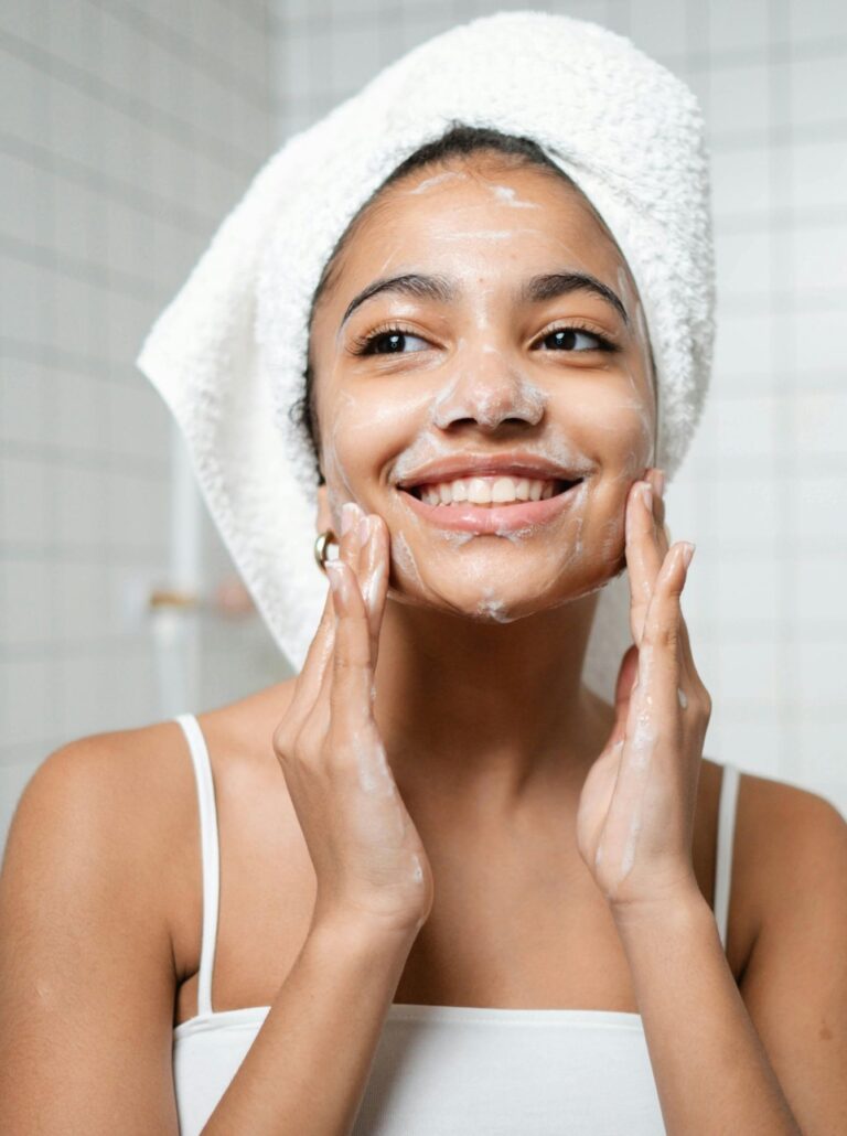 How To Be More Feminine - 12 Authentic Ways - The Velvet Beauty