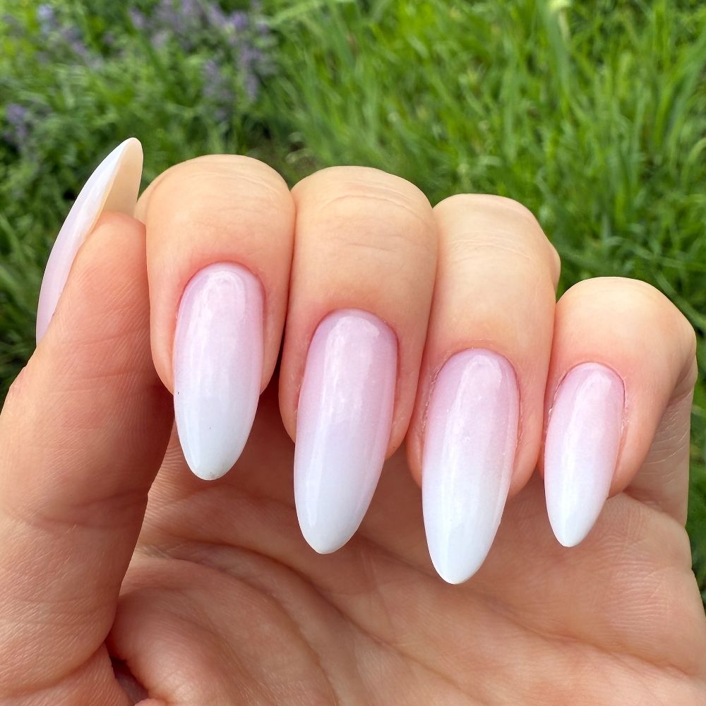 21 Light Nails That Are Oh-So Pleasing To The Eyes